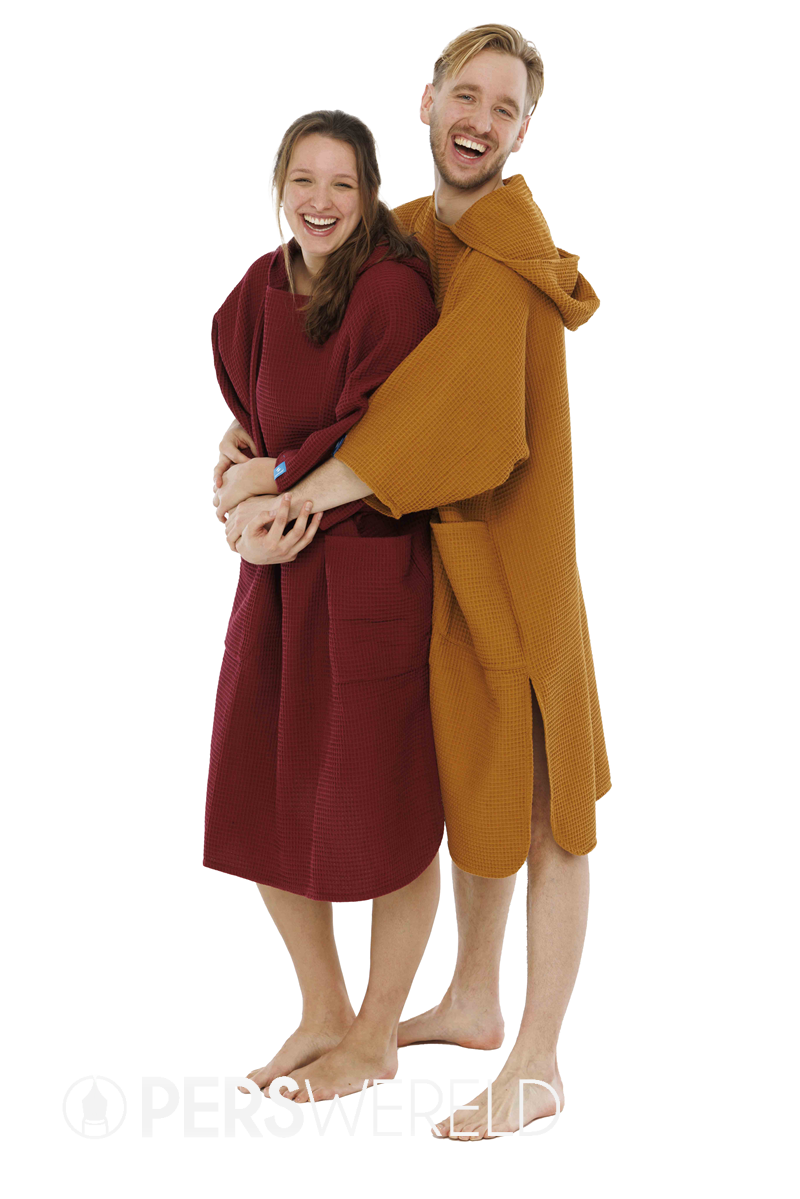 Zeemeermantel biedt een multifunctionele omkleedponcho voor zwemmers ...
